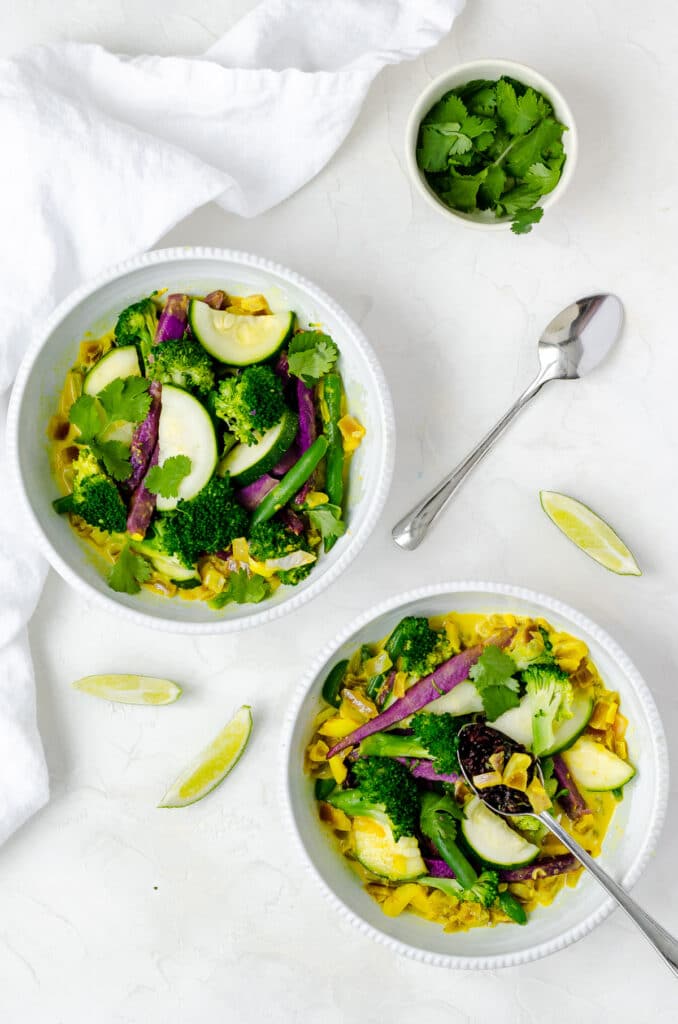 Sunshine In a Bowl: Yellow Coconut Lemongrass Curry – Eat Beautifully